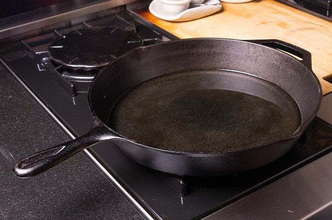 Gas Stove Cooking: Unlock the Secrets of Using Cast Iron Skillets ...