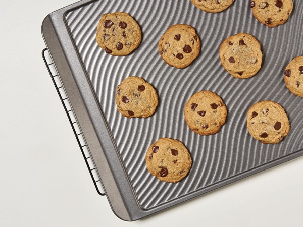 Bake the Perfect Cookies: Discover the Best Pans to Use ...